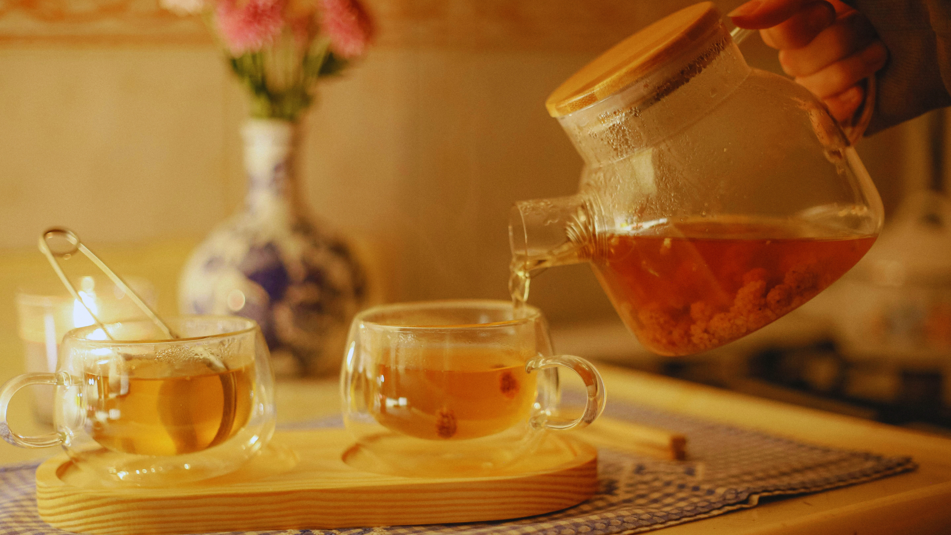 Ginger Tea For Morning Sickness 🫚 Safe Relief During Pregnancy - OnoTea